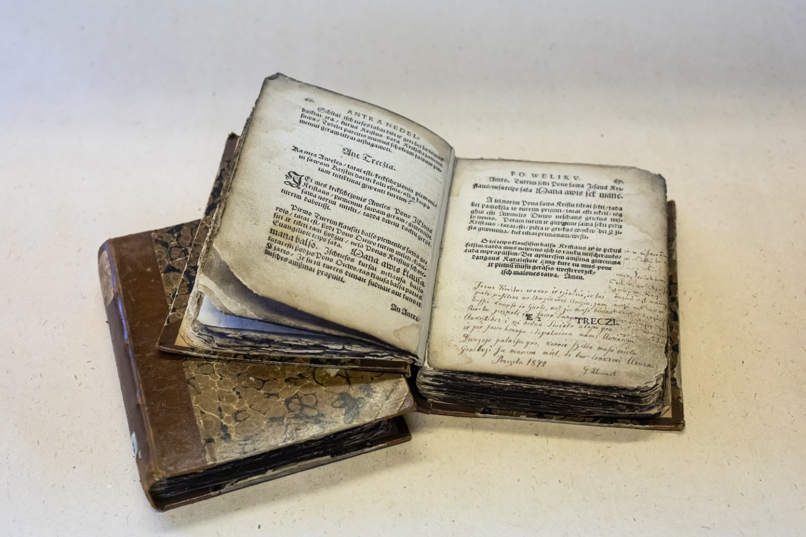 Tarp KTU knygų – seniausia knyga Kauno bibliotekose - KTU | KTU